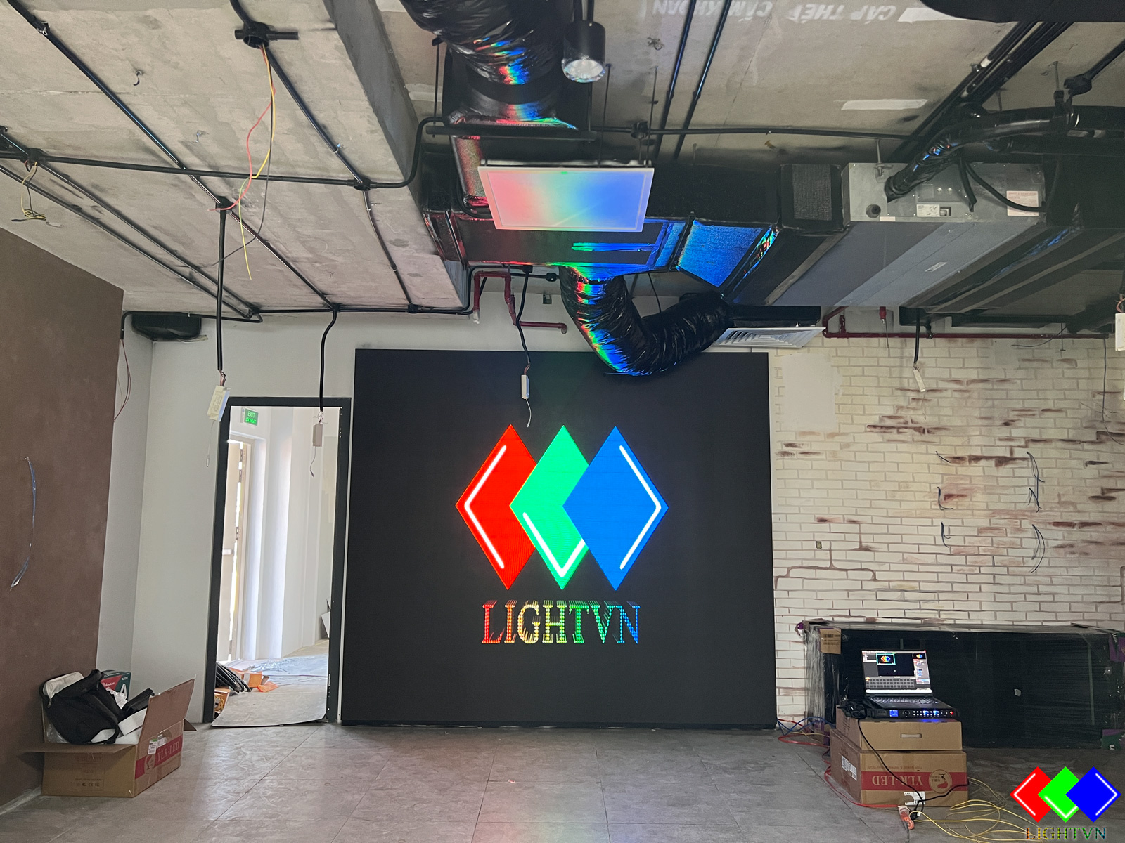 LIGHTVN Cung Cấp - Lắp đặt Màn Hình LED Cho H2Y JSC Tại Tòa Nhà L'Mak.